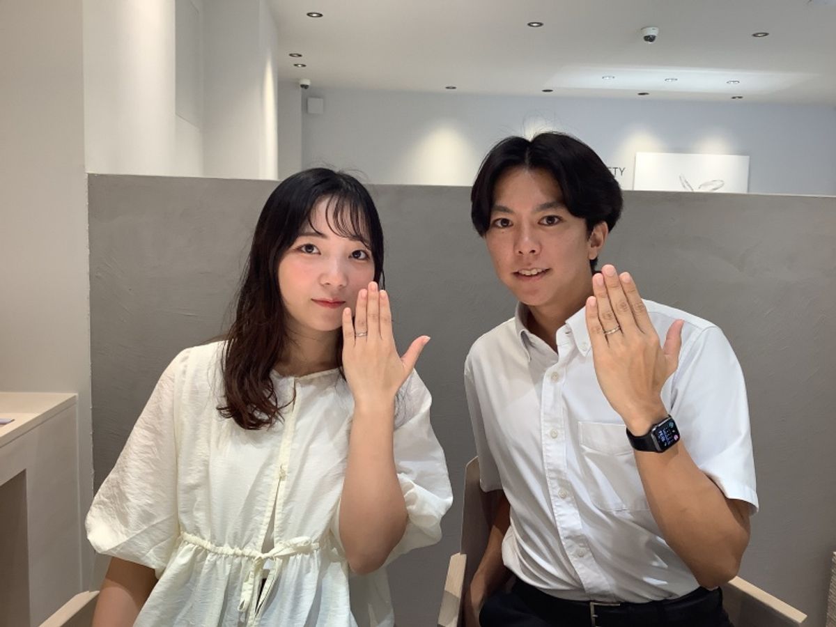 M様＆R様【BIJOUPIKO(ビジュピコ)】【宮崎店】特徴的な形に惹かれました｜ 結婚指輪・婚約指輪の口コミならRingraph