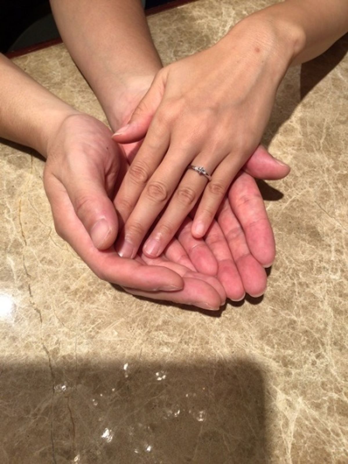 H様＆H様【BIJOUPIKO(ビジュピコ)】【大阪店】笑顔が素敵｜ 結婚指輪・婚約指輪の口コミならRingraph