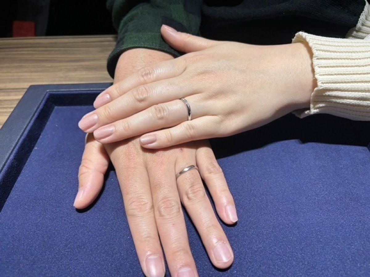 M様＆R様【BIJOUPIKO(ビジュピコ)】【熊本店】大好きなスヌーピー……｜ 結婚指輪・婚約指輪の口コミならRingraph