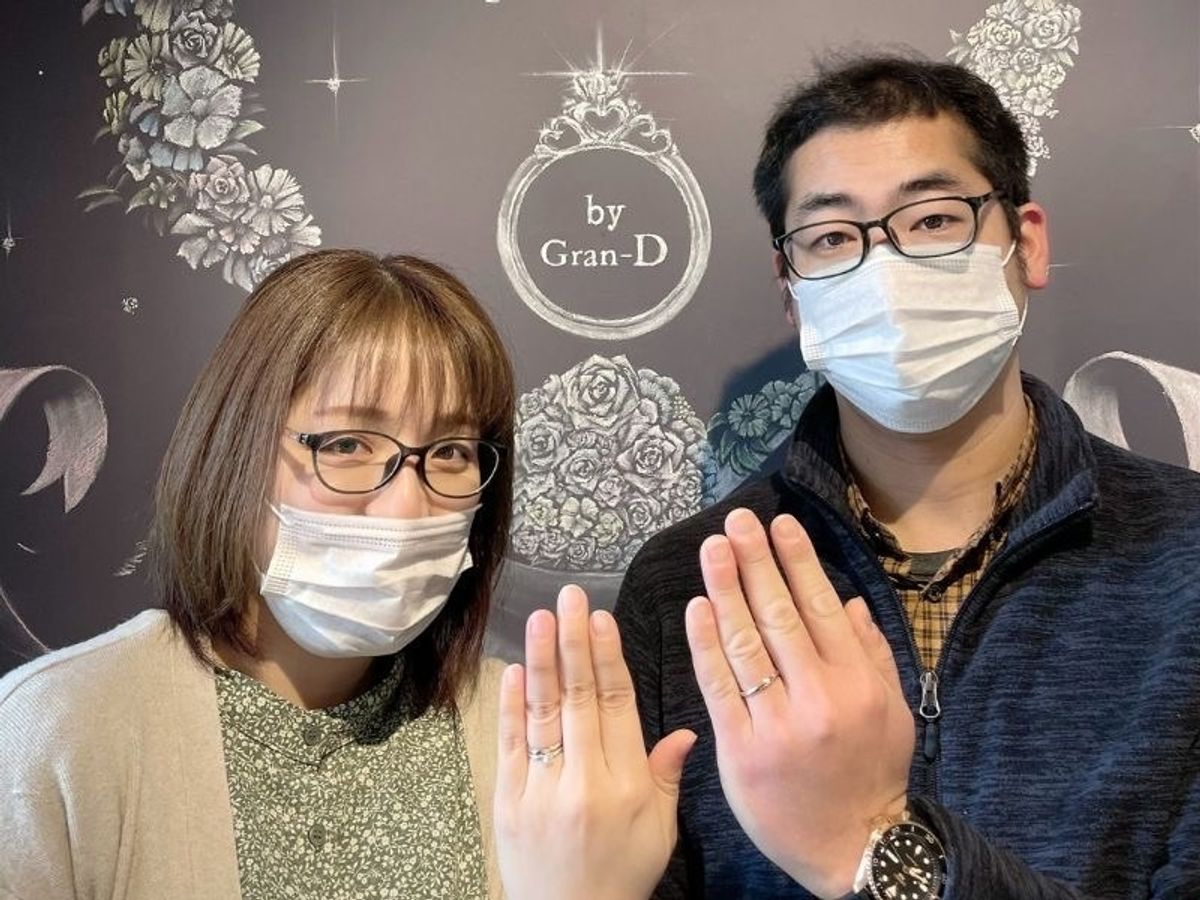 【I様カップル】さりげないゴールドでお二人の暖かさも表現♪Gran‐D(グランディー)｜Ringraph(リングラフ)