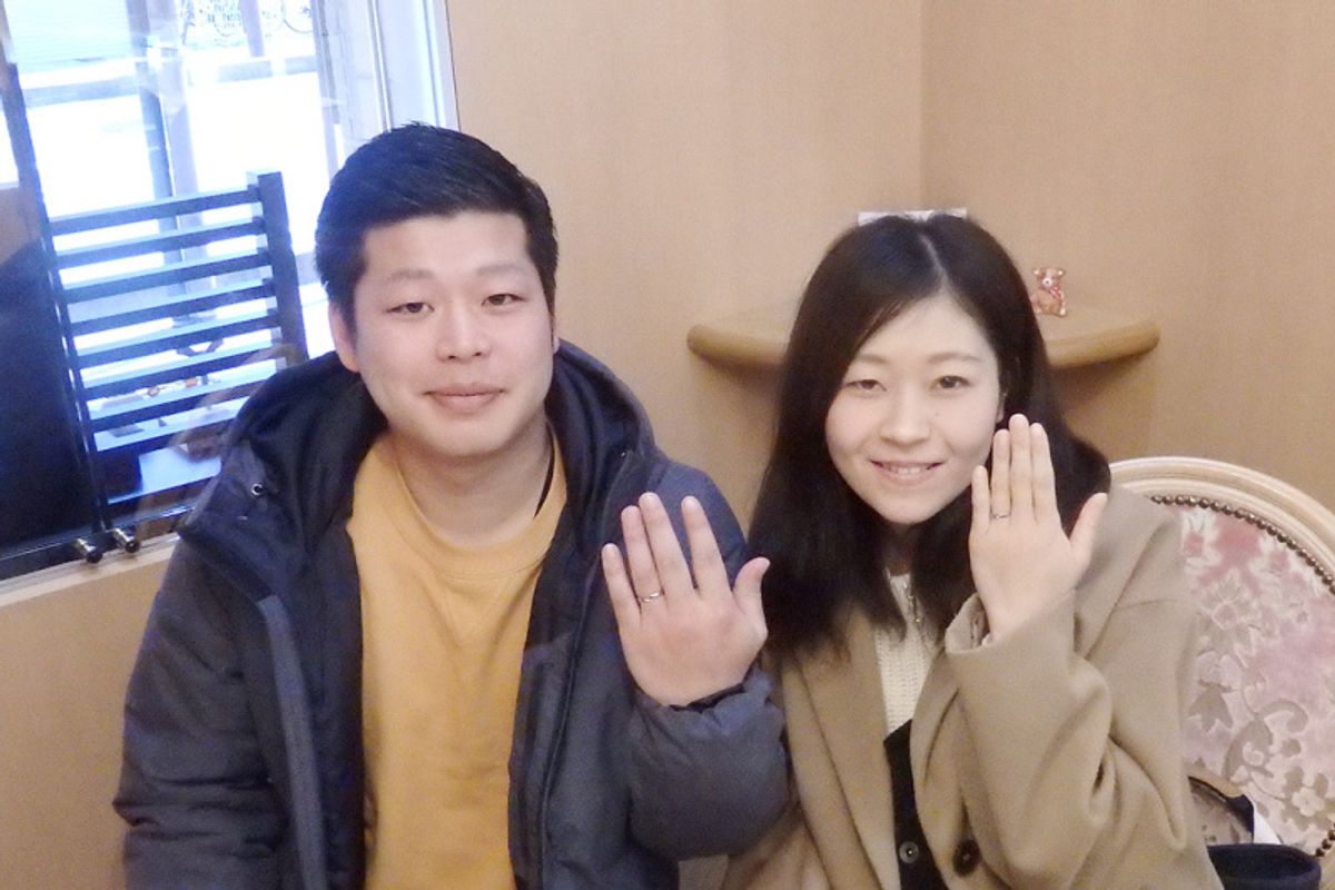 S様カップル【SIND BAD(シンドバット)】サプライズプロポーズ成功後にふた…｜ 結婚指輪・婚約指輪の口コミならRingraph