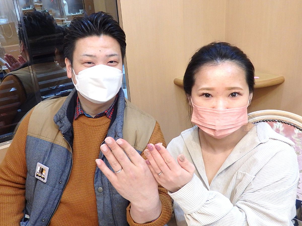 【H様カップル】ウェーブとストレート 違うデザインのご結婚指輪！SIND BAD(シンドバット)｜Ringraph(リングラフ)