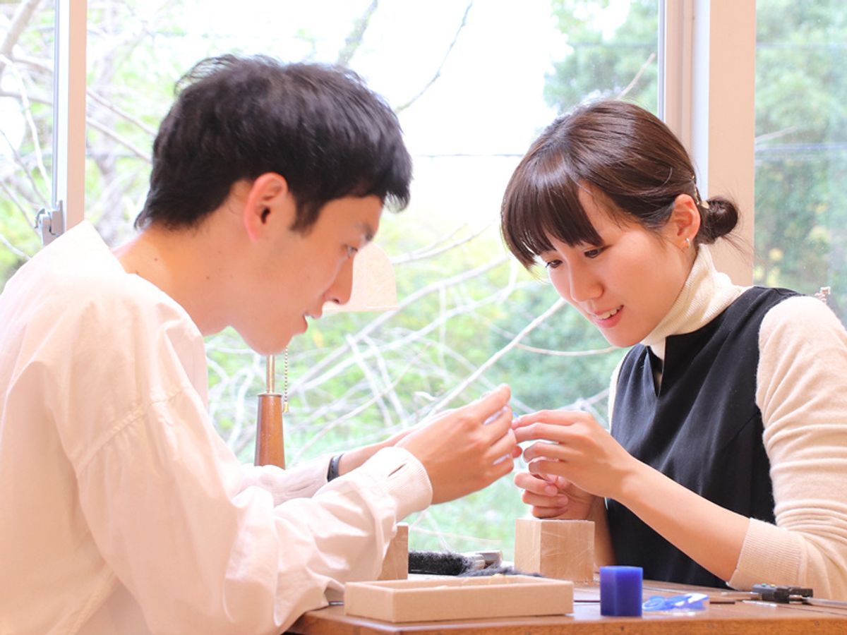 【S様 & Y様】お互いがいつもすぐ側に感じられるような結婚指輪uchimari(ウチマリ)｜Ringraph(リングラフ)