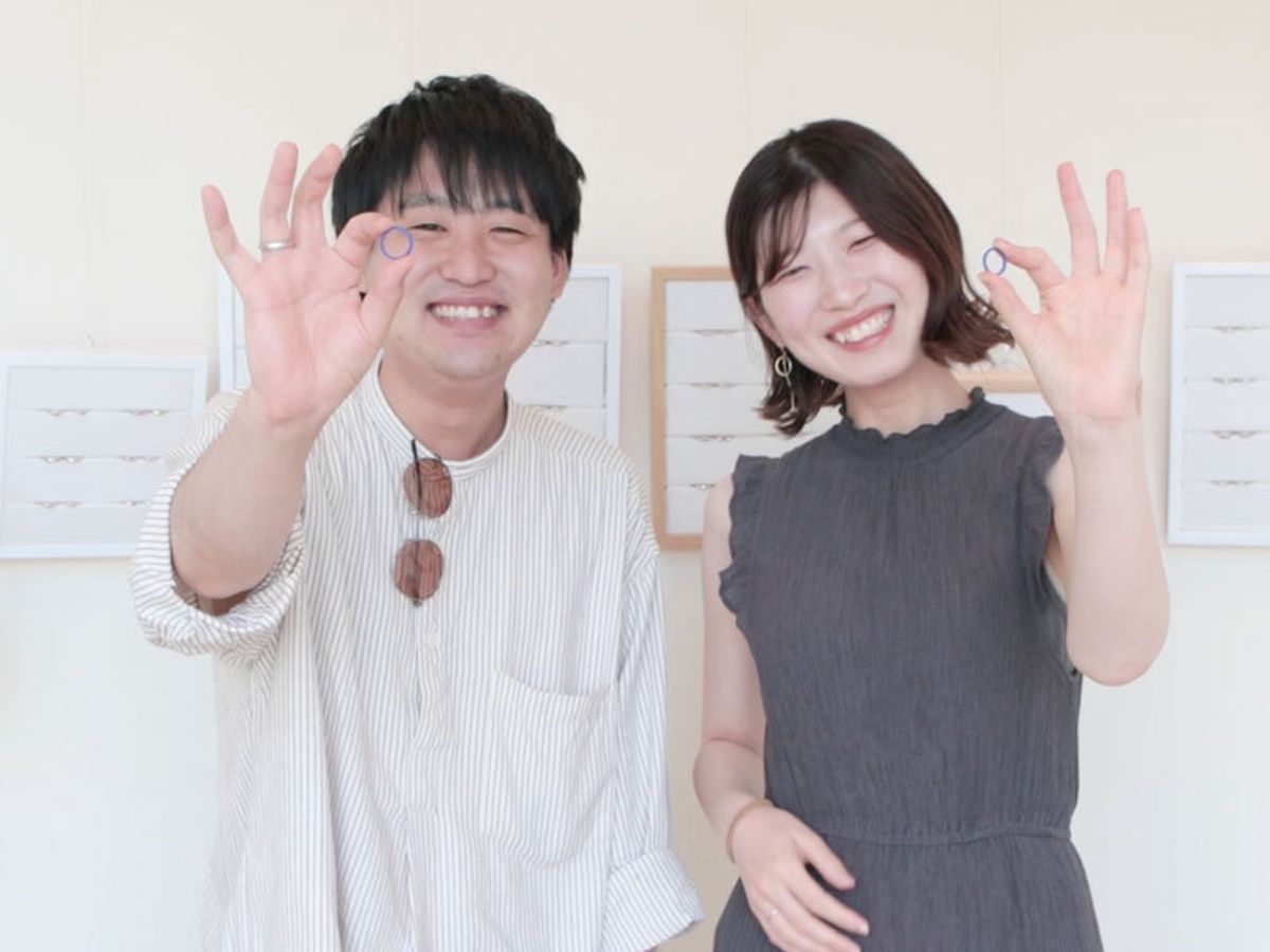 T様 & A様】お揃いの中に“らしさ”が光る結婚指輪uchimari(ウチマリ)｜Ringraph(リングラフ)