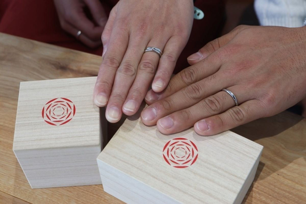 Sさん、Aさん【出雲結(いずもゆい)】大切につけていきたい｜ 結婚指輪・婚約指輪の口コミならRingraph