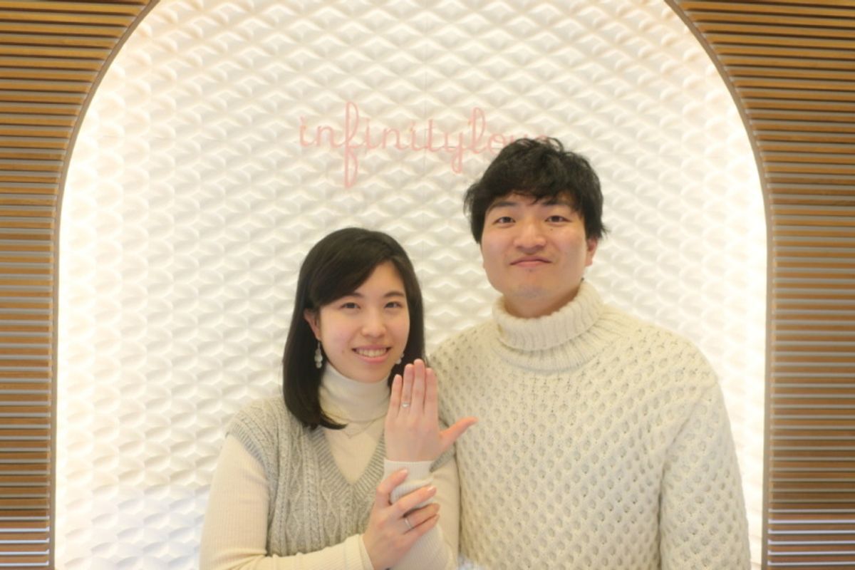 【N様♥ Y様】 きれいなV字ラインとサイドメレダイヤモンドの可愛さ…BRIDGE ANTWERP BRILLIANT GALLERY(ブリッジ・アントワープ・ブリリアント・ギャラリー ...