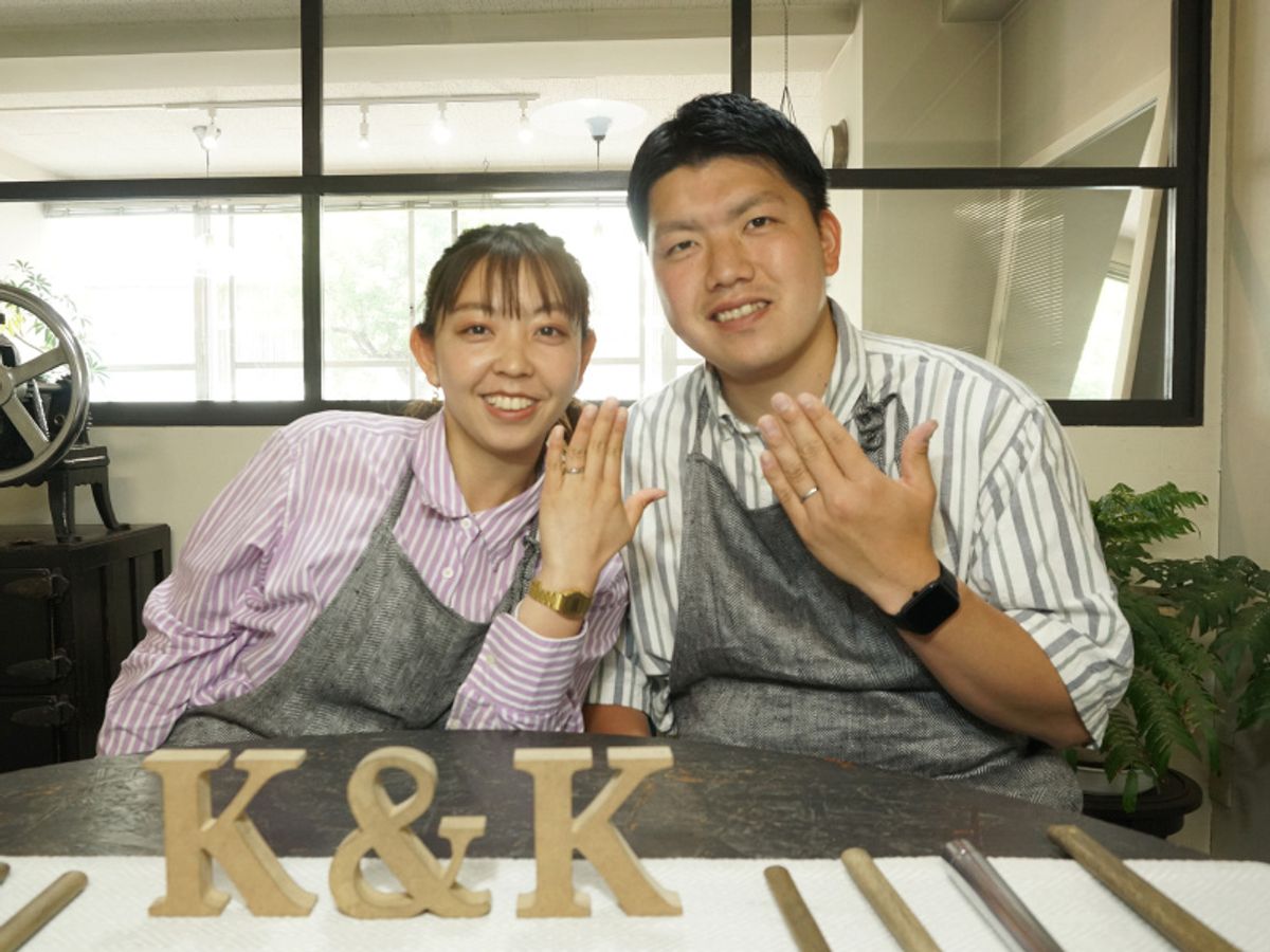 K様・F様【renri(レンリ)】ぽこぽことした模様のご結婚指輪｜ 結婚指輪・婚約指輪の口コミならRingraph