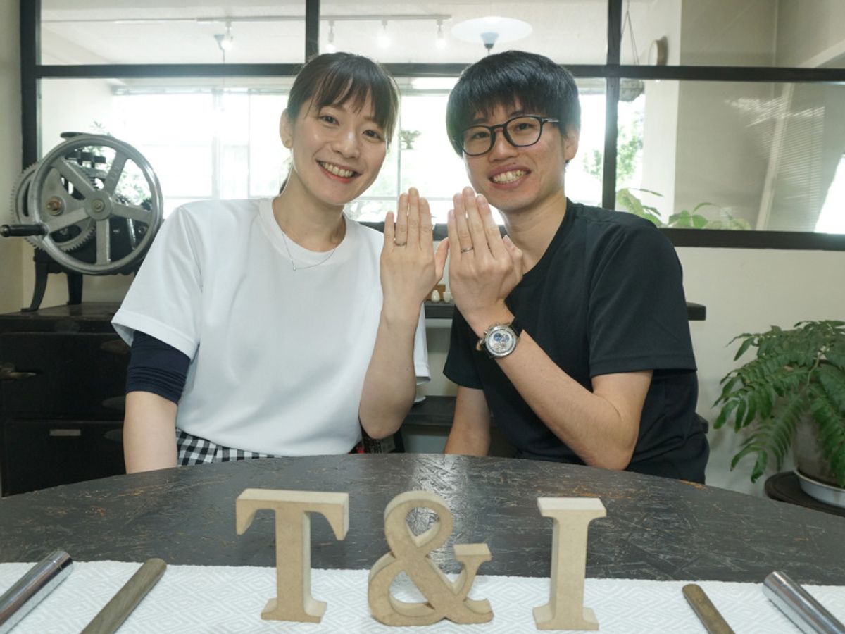 I様・T様【renri(レンリ)】やわらかく模様が輝くご結婚指輪｜ 結婚指輪・婚約指輪の口コミならRingraph