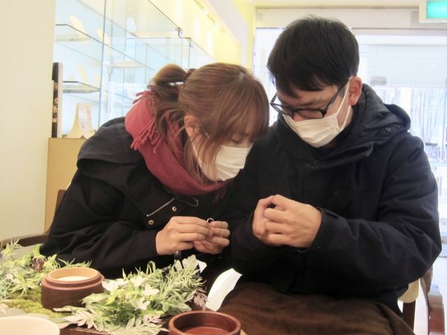 W夫妻【COLANY(コラニー)】「大切な指輪と出会えました！」｜ 結婚指輪・婚約指輪の口コミならRingraph