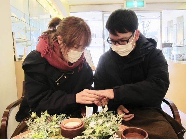W夫妻【COLANY(コラニー)】「大切な指輪と出会えました！」｜ 結婚指輪・婚約指輪の口コミならRingraph