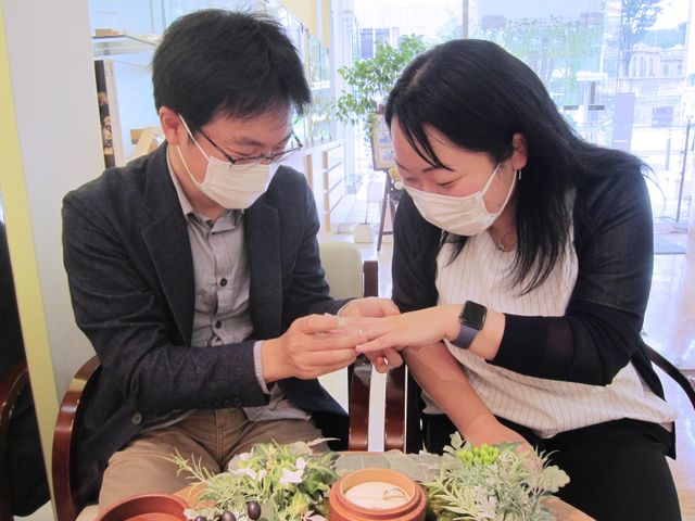 O夫妻【COLANY(コラニー)】「ずっと大事にしていきたいと思います。」｜ 結婚指輪・婚約指輪の口コミならRingraph