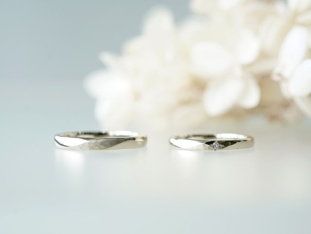 I様・T様【renri(レンリ)】やわらかく模様が輝くご結婚指輪｜ 結婚指輪・婚約指輪の口コミならRingraph