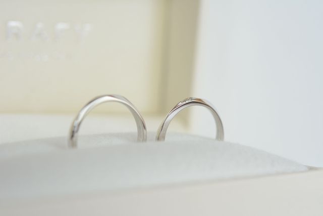 価格と接客が非常に良かった。誕生石あり、ダイヤモンド3つ、レーザー刻印…CRAFY(クラフィ)の結婚指輪の口コミ・評判 | Ringraph(リングラフ)