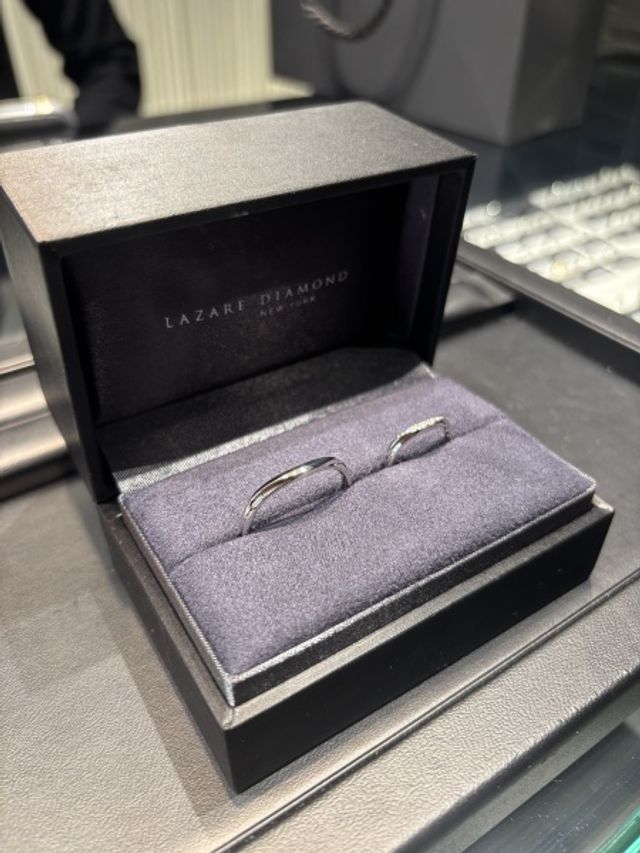 可愛くもあり､シンプルで､着け心地が良い｡ウェーブがかかっていて個性的な…ラザール ダイヤモンド(LAZARE DIAMOND)の結婚指輪の口コミ・評判 | Ringraph(リングラフ)